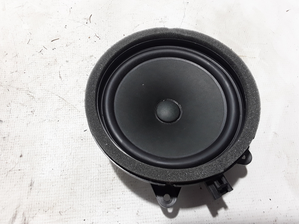 Used VOLVO V90 Front door speaker 31350425
