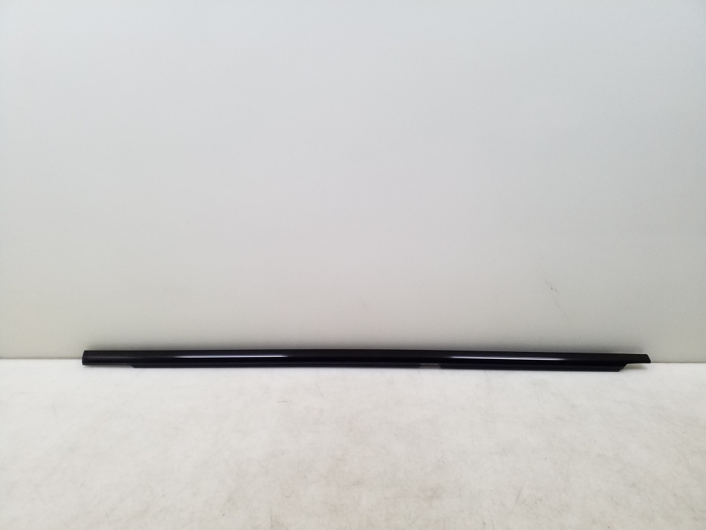 Naudotas Mercedes Benz E-Class Galinių šoninių durų juostelė prie ...