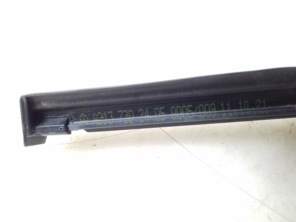 Naudotas Mercedes Benz E-Class Galinių šoninių durų juostelė prie ...