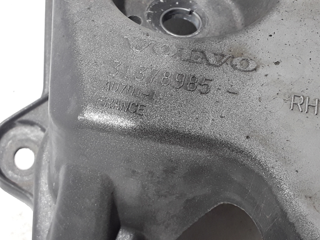 Used VOLVO V90 Bracket for front wing