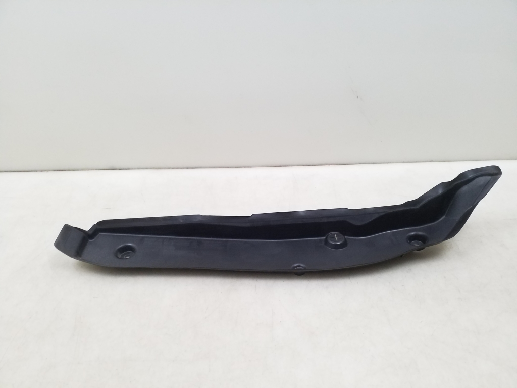 Used Mercedes Benz E-Class Other part of the front wing A2138890400