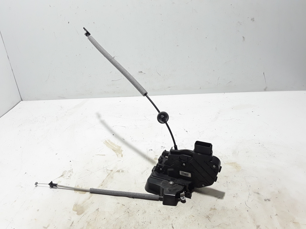 Used VOLVO XC60 Front door lock 30799303