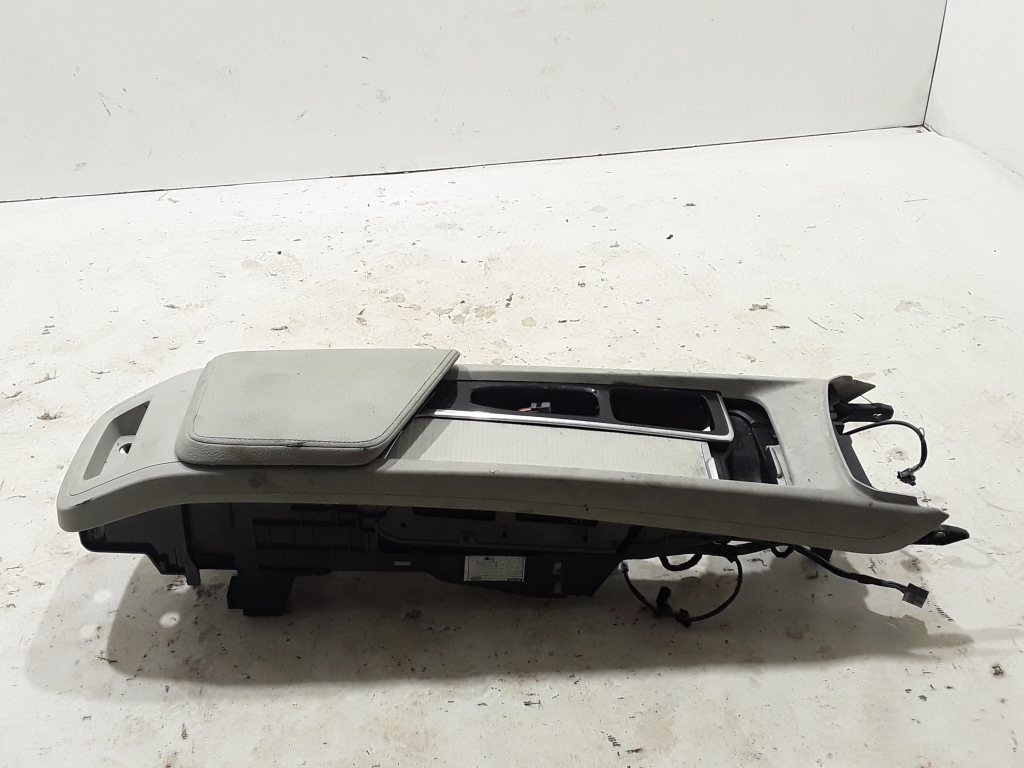 Naudotas VOLVO XC60 Salono konsolė 31469678