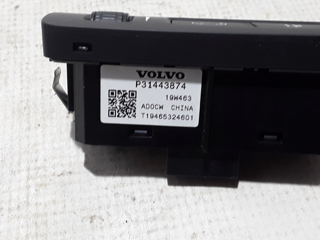 Naudotas VOLVO XC90 Jungiklis bagažinės atidarymo 31443874