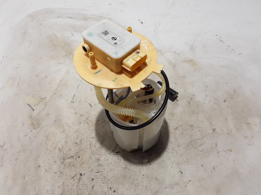 Used RENAULT Kangoo Fuel pump in the tank 170115219R
