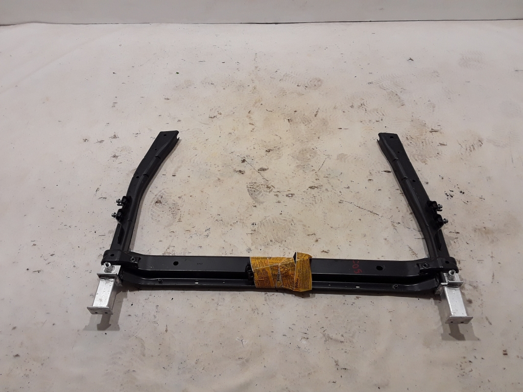 Used VOLVO XC40 Cooling radiator bracket 32333099