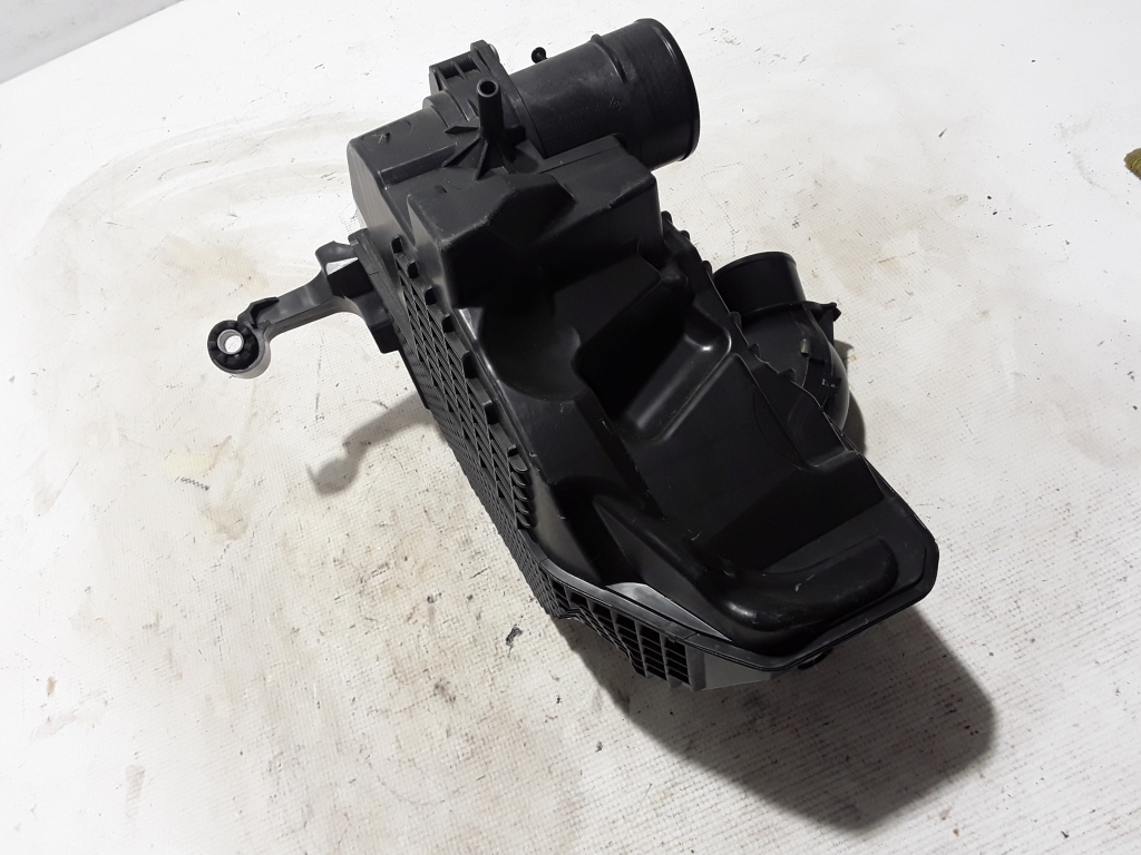 Used Dacia Duster Air filter housing 165009775R