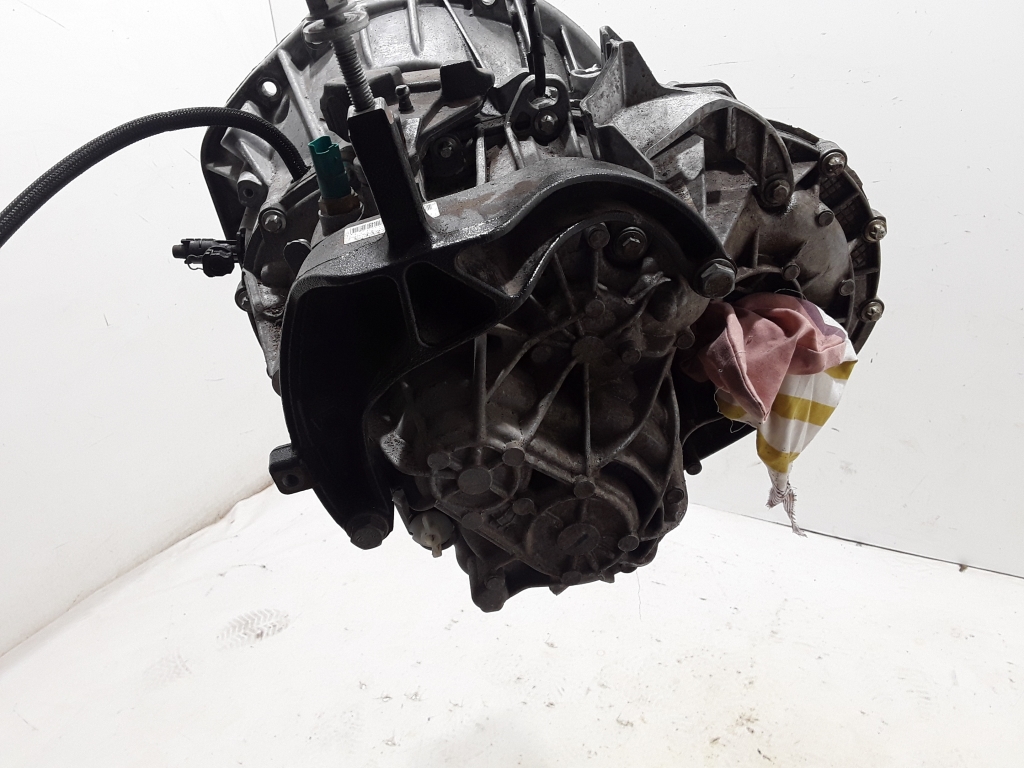 Used RENAULT Master Gearbox PF6066