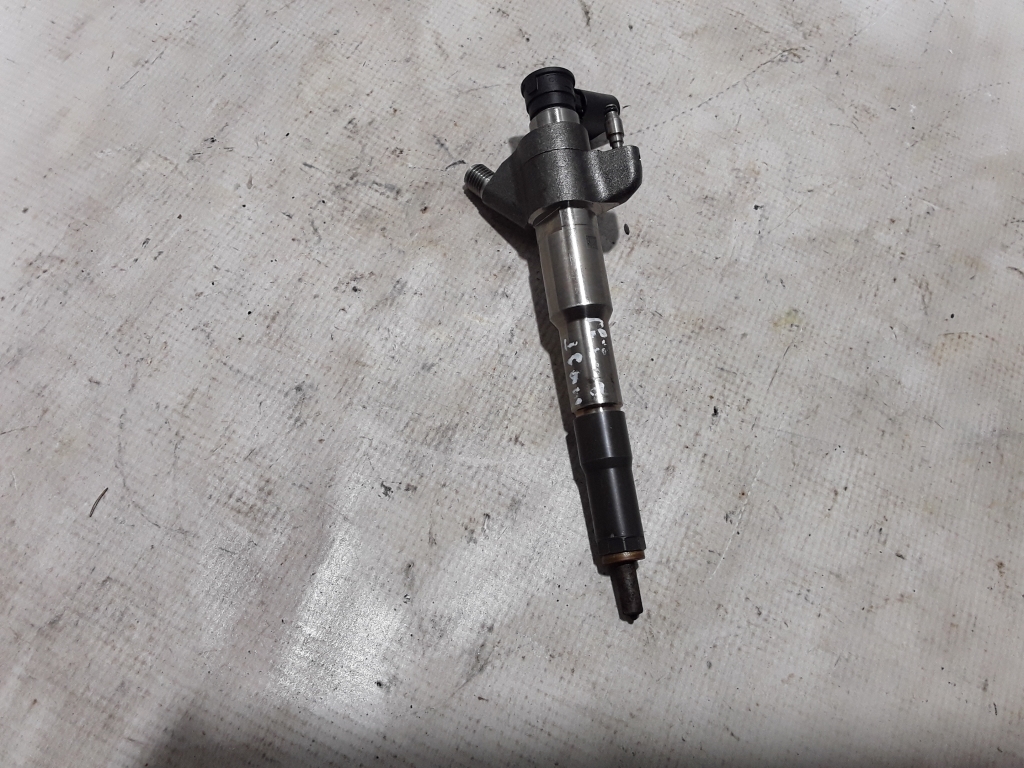 Used RENAULT Master Fuel injector 166009567R