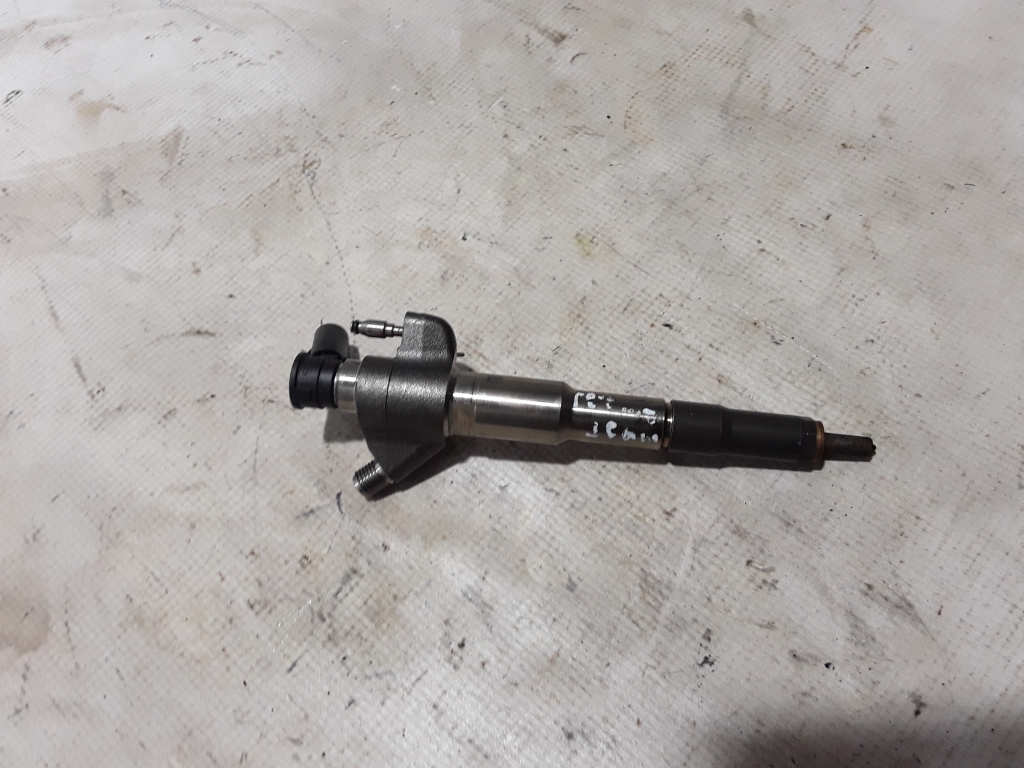 Used RENAULT Master Fuel injector 166009567R
