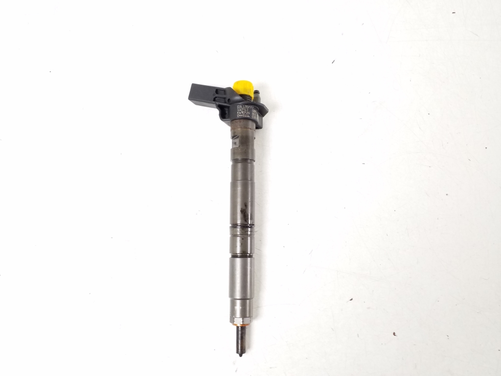 Used AUDI A4 Fuel injector 03L130277