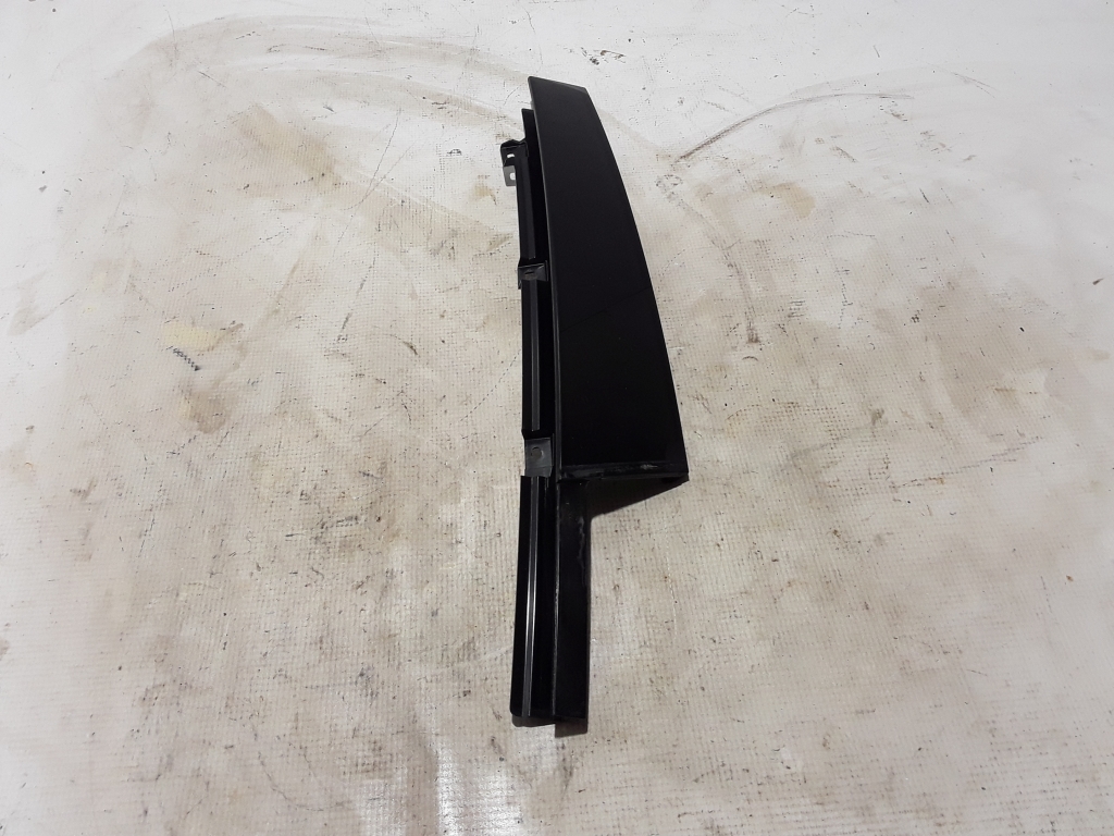 Used VOLVO XC40 Front door strip to the glass exterior 31448391