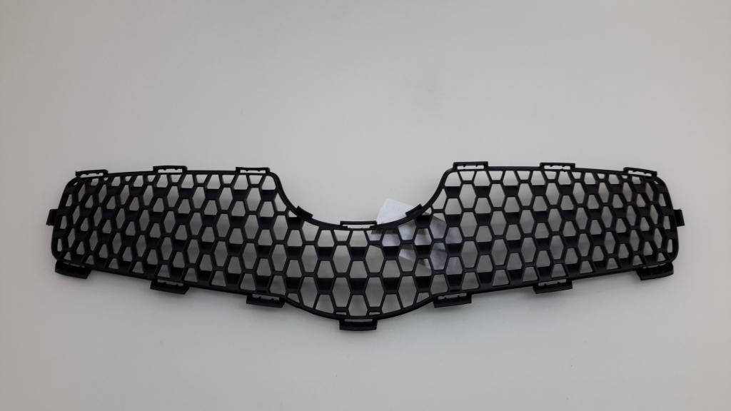 Used TOYOTA Yaris Front grille 531110D140
