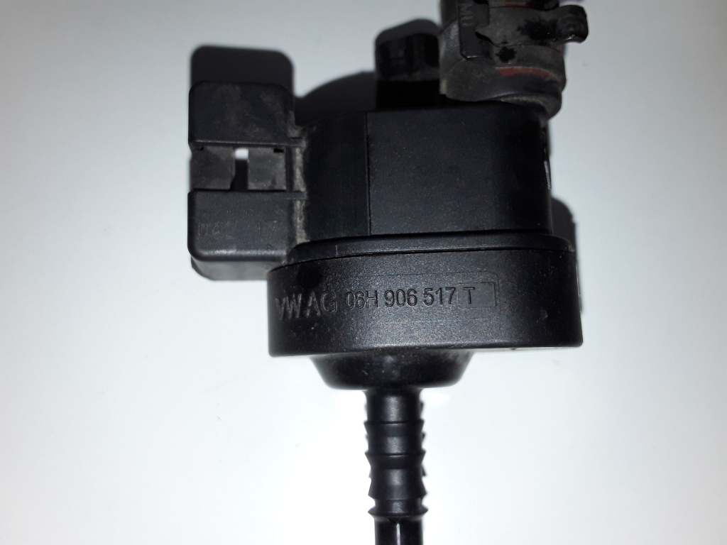 Used AUDI TT Valve other 06H906517T