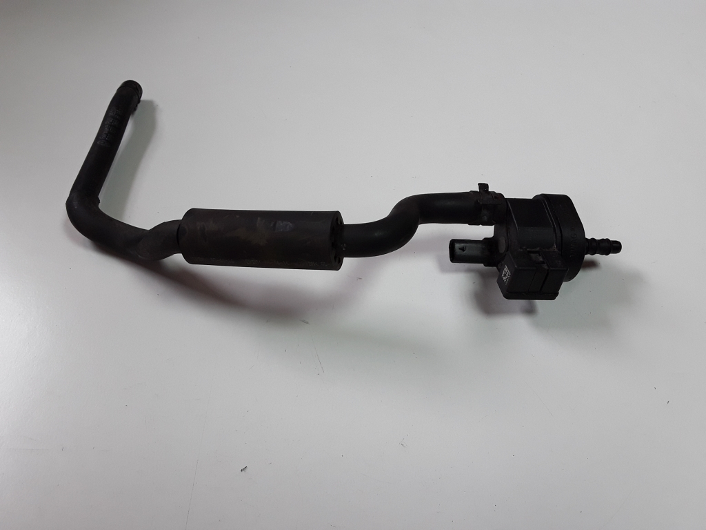 Used AUDI TT Valve other 06H906517T