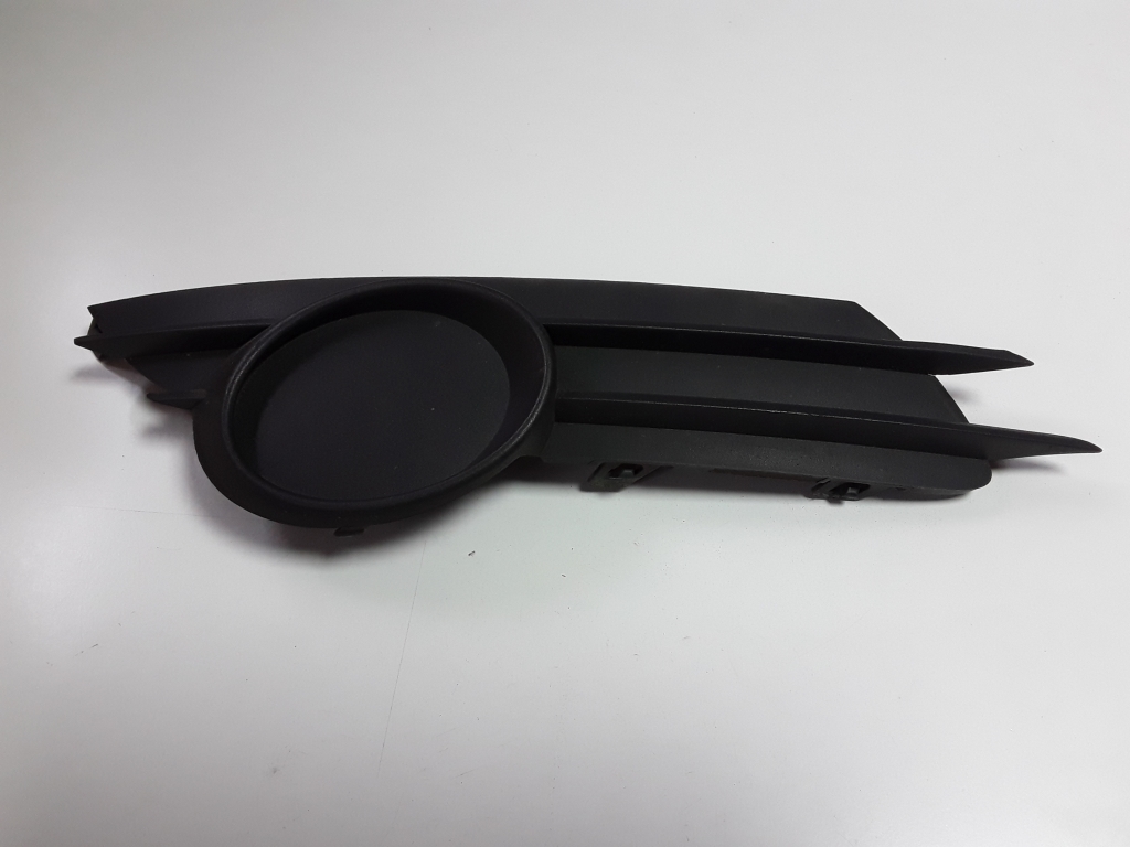 Used Opel Corsa Front bumper lower grille 13211481