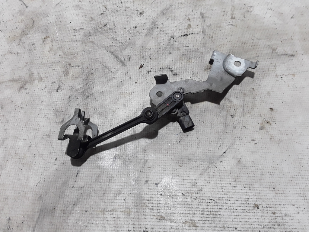 Used Mercedes Benz GLE-Class Sensor on the rear hub A0009059413
