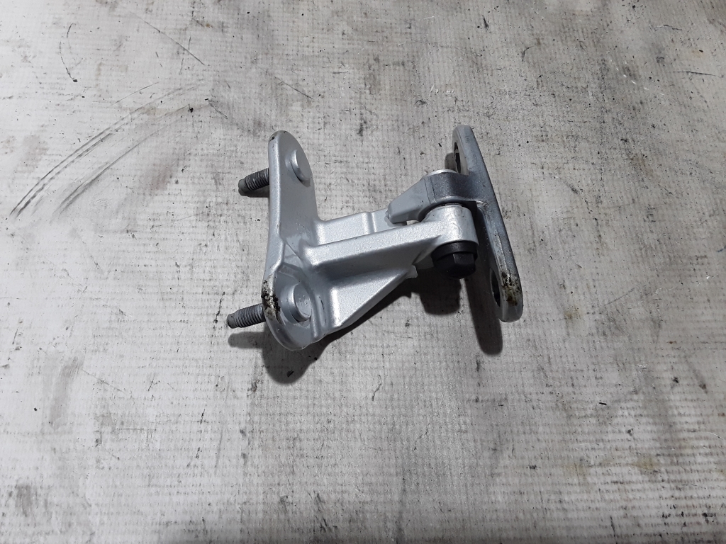 Naudotas Mercedes Benz GLE-Class Galinių šoninių durų vyris viršutinis ...