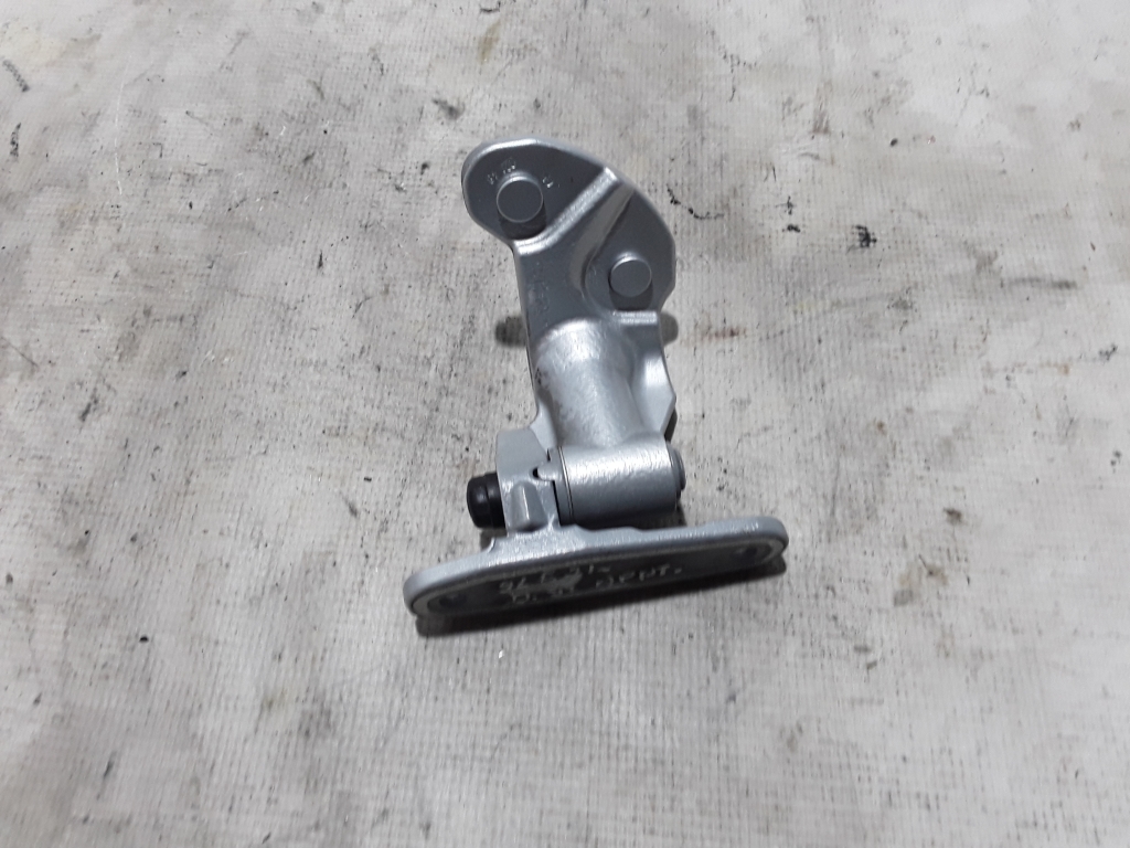 Naudotas Mercedes Benz GLE-Class Galinių šoninių durų vyris apatinis ...