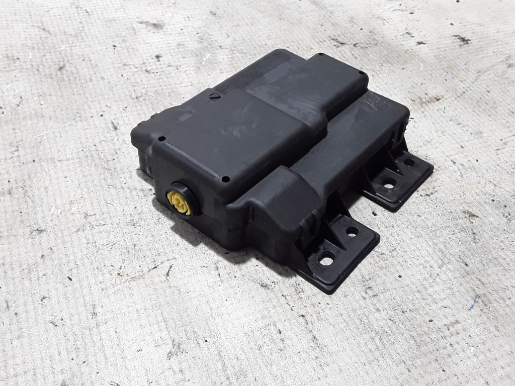 Naudotas Mercedes Benz GLE-Class Akumuliatoriaus srovės saugiklis ...