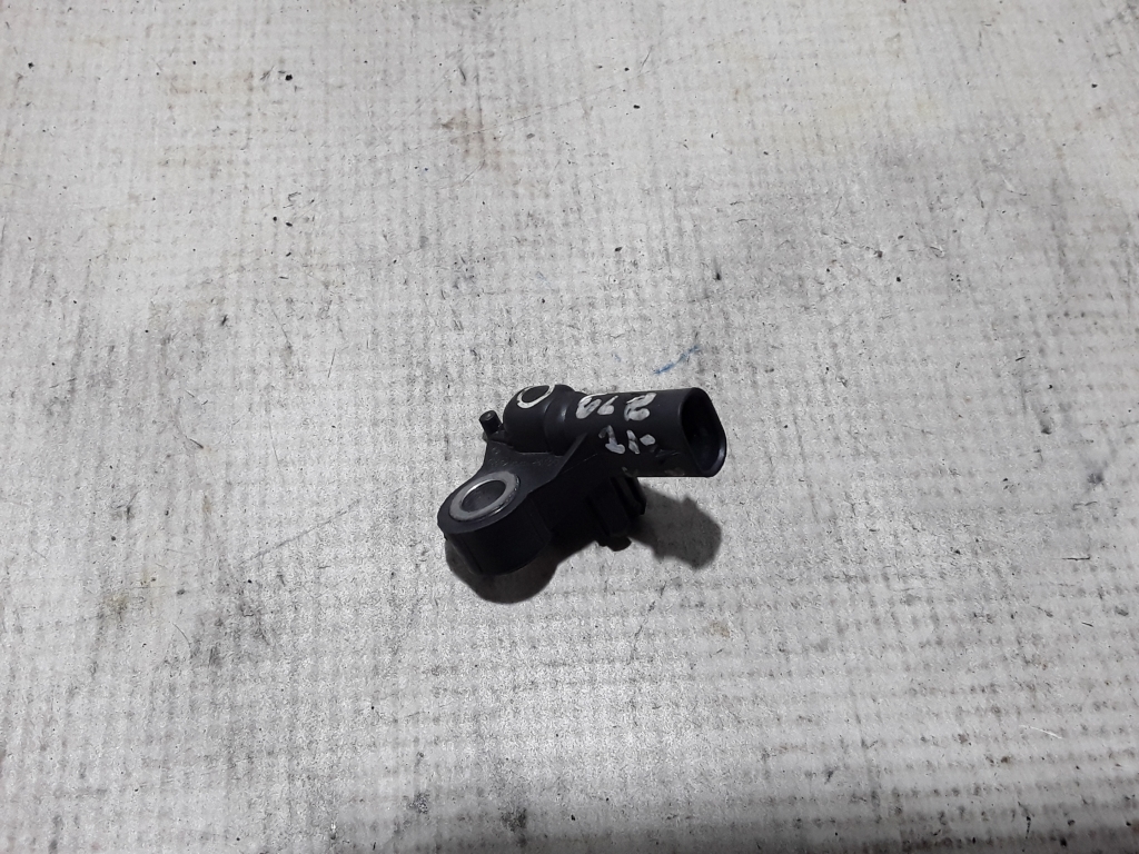 Used Mercedes Benz GLE-Class Airbag sensor A1679050700