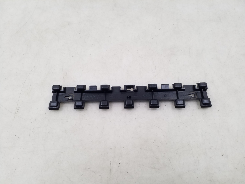 Used Mercedes Benz G-Class Exterior sill trim bracket A4636982301