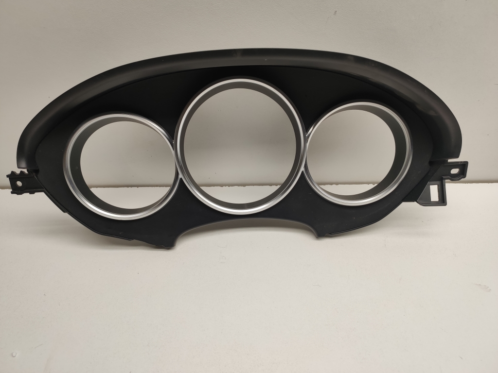 Used Mercedes Benz CLS-Class Dashboard trim A2186800717