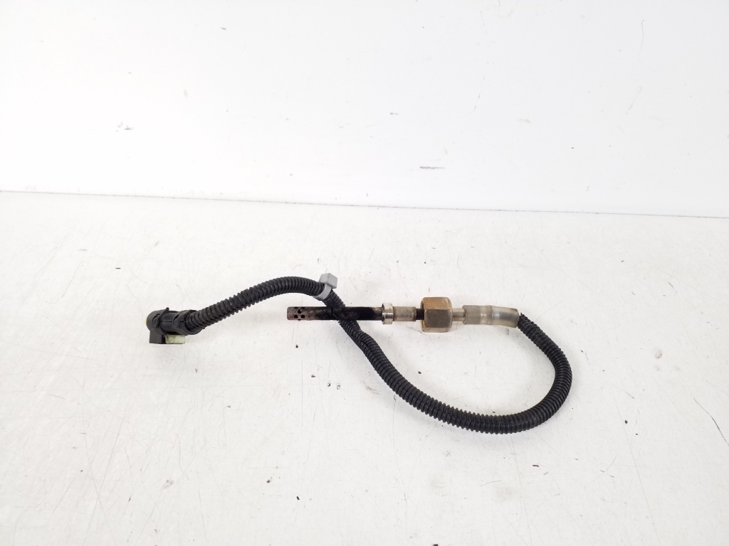 Used Mercedes Benz C-Class Muffler temperature sensor A0009058904