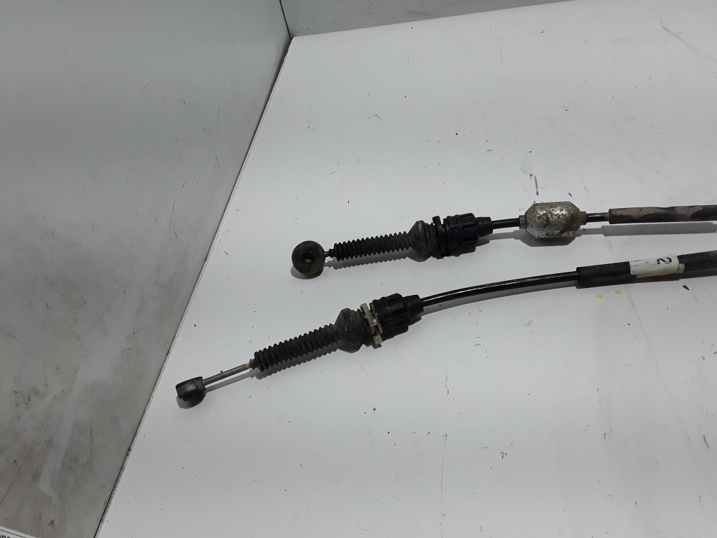 Used RENAULT Trafic Gear shift cable 349359296R