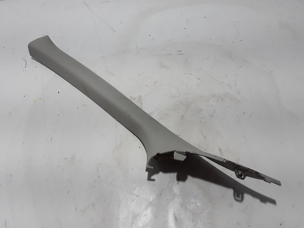 Used RENAULT Trafic Interior trim of the front pillar 769122377R