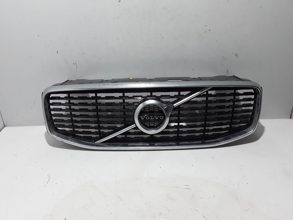 Used VOLVO XC60 Front grille 31425538