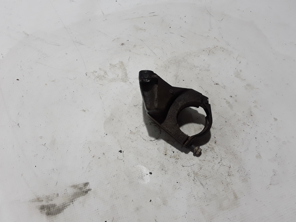 Used RENAULT Trafic Front axle suspension bearing 397743031R