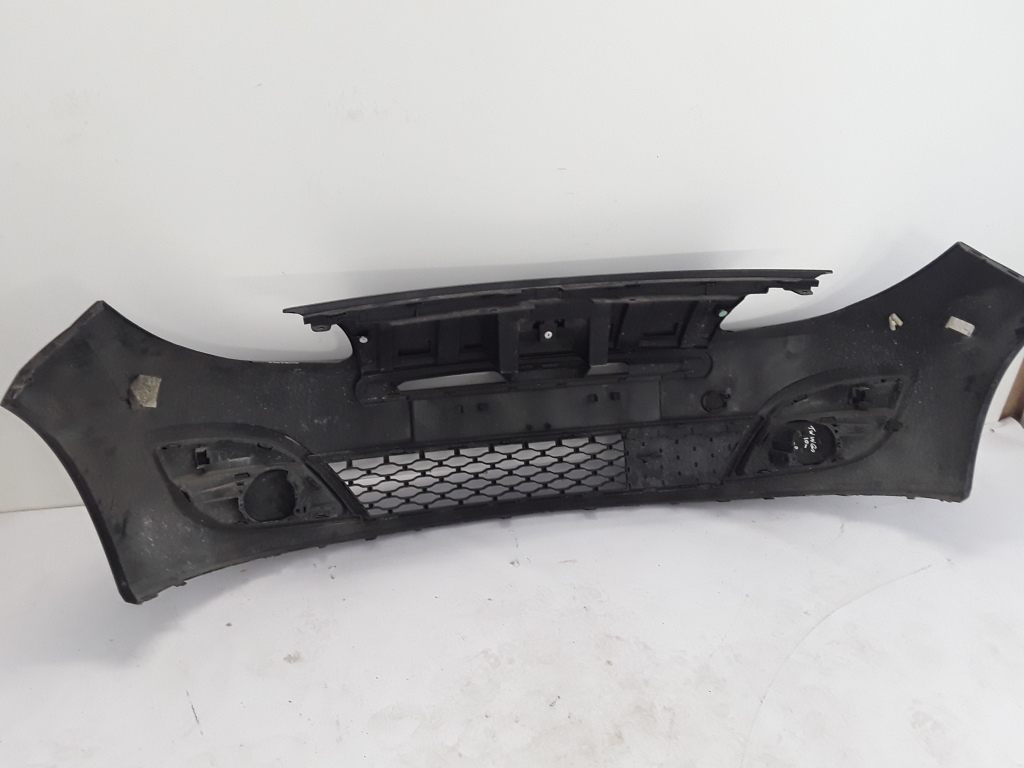 Used RENAULT Twingo Front bumper 8200636834