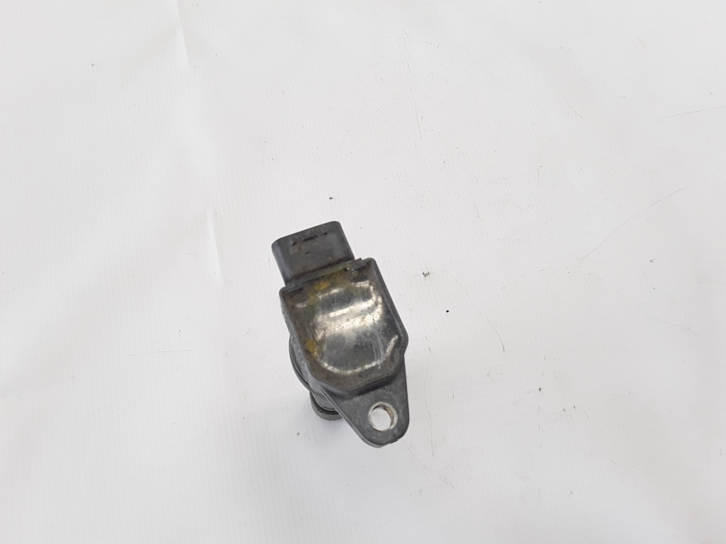 Used VOLVO XC90 Ignition coil 8687939
