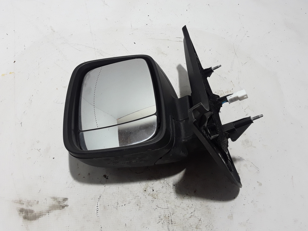 Used RENAULT Trafic Side mirror and its details 963022266R