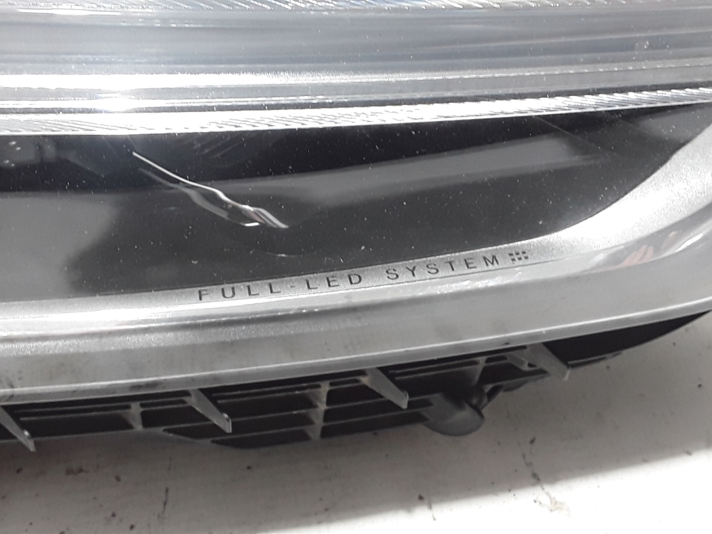 Used VOLVO XC60 Headlights 32133545
