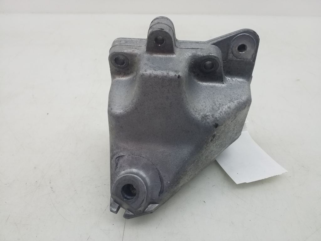 Used Mercedes Benz E-Class Engine holder A2722231704