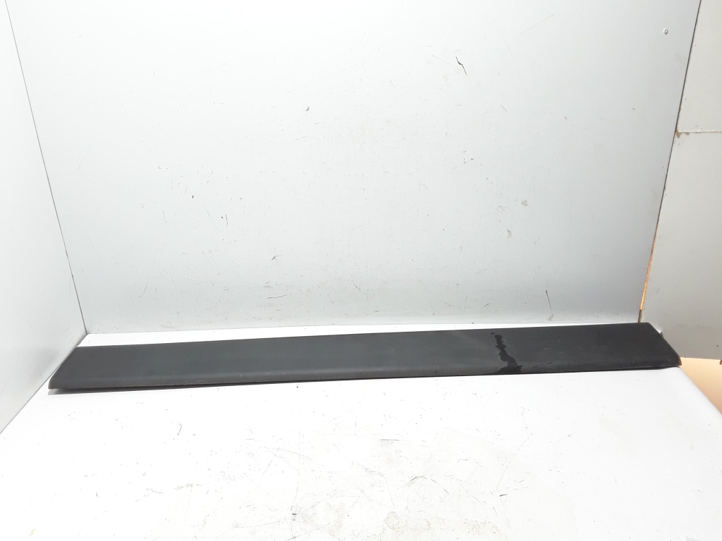 Used RENAULT Master Sliding door strip 828200148R