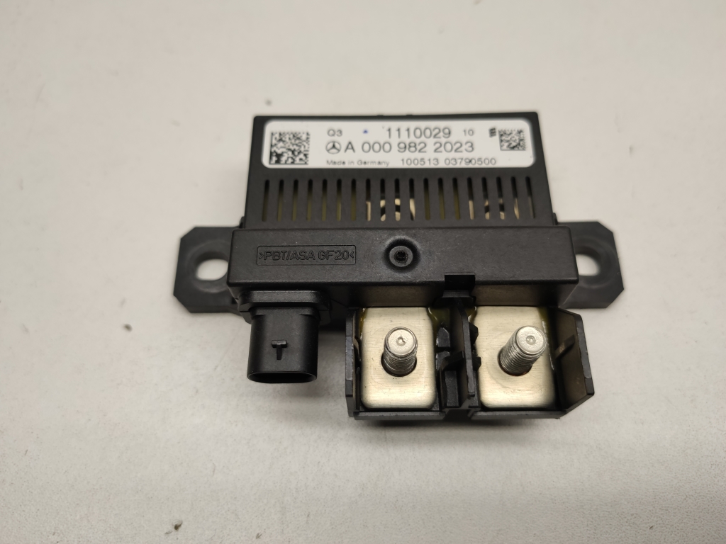 Used Mercedes Benz CLS-Class Relay A0009822023