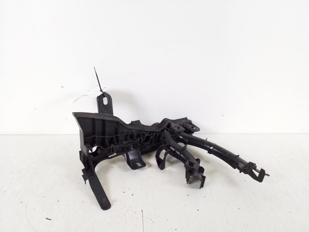 Used Mercedes Benz E-Class Another detail under the hood A2138310300