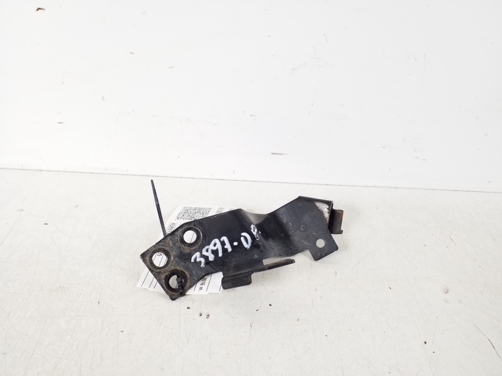 Used Mercedes Benz E-Class Circulation pump holder A2135010420