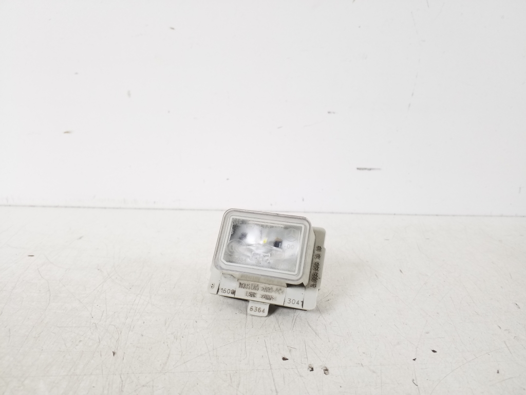 Used Mercedes Benz E-Class Number plate light bulbs A0999067000