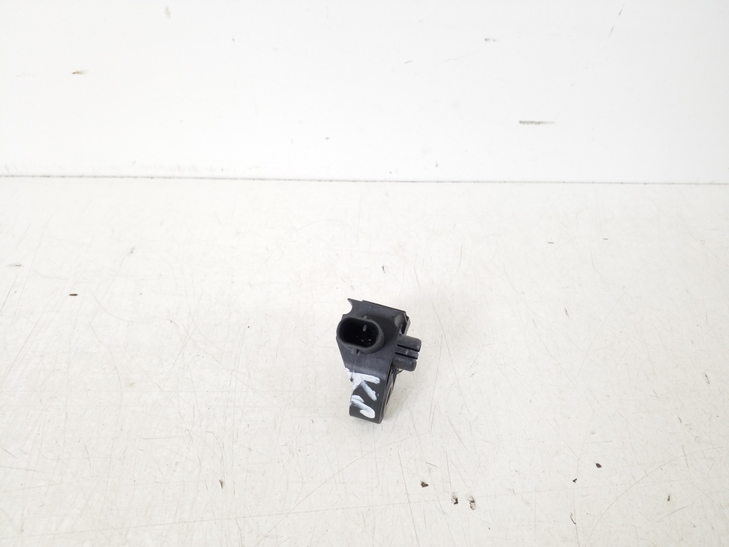 Used Mercedes Benz E-Class Airbag sensor A2139051300