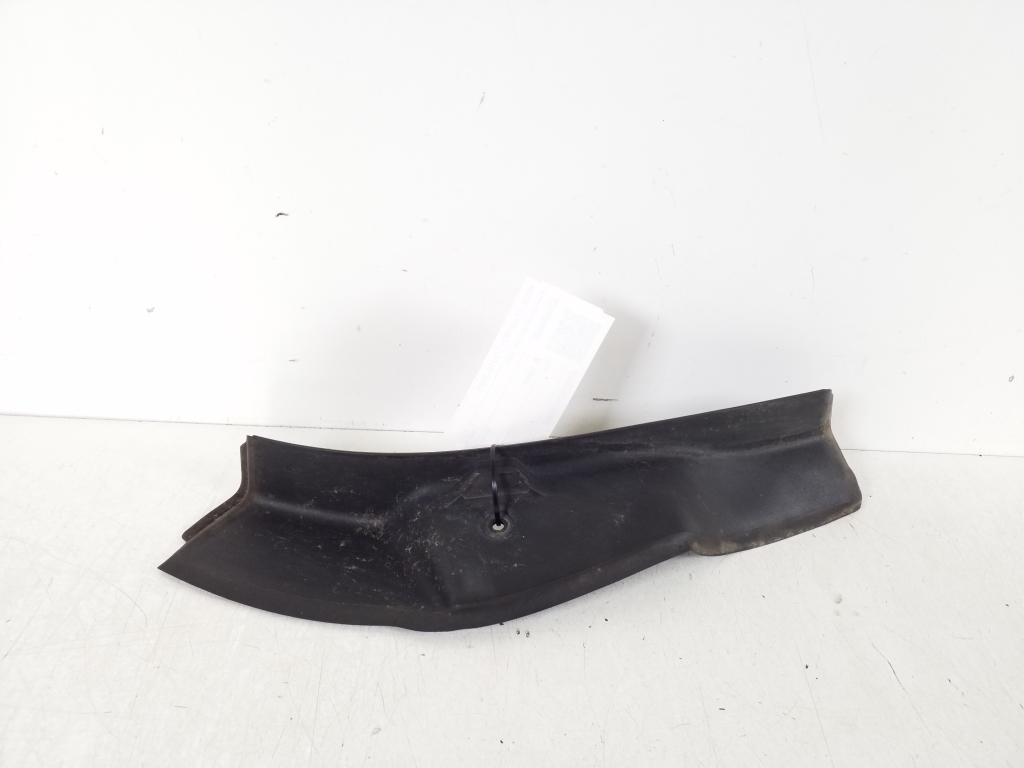 Naudotas Mercedes Benz E-Class Bagažinės dangčio kita detalė A2136900802