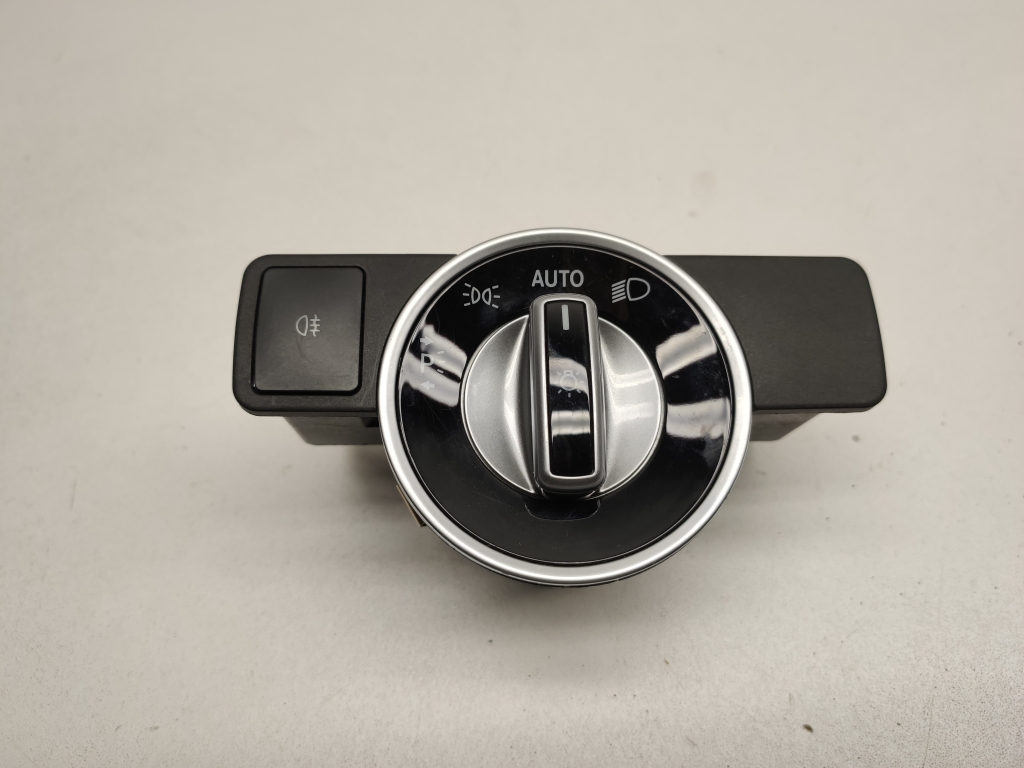 Used Mercedes Benz CLS-Class Light on switch A2129050551