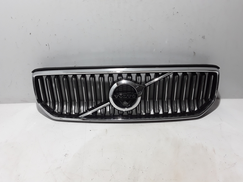 Used VOLVO XC40 Front grille 31479417