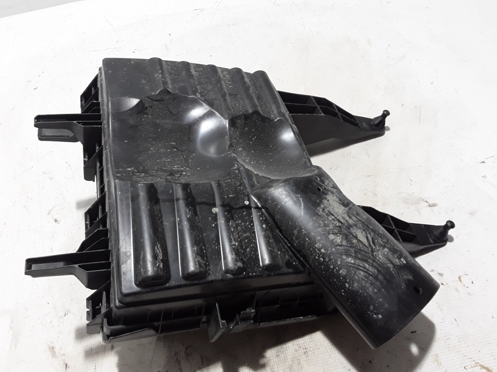 Used Mercedes Benz Sprinter Air filter housing A9075280000