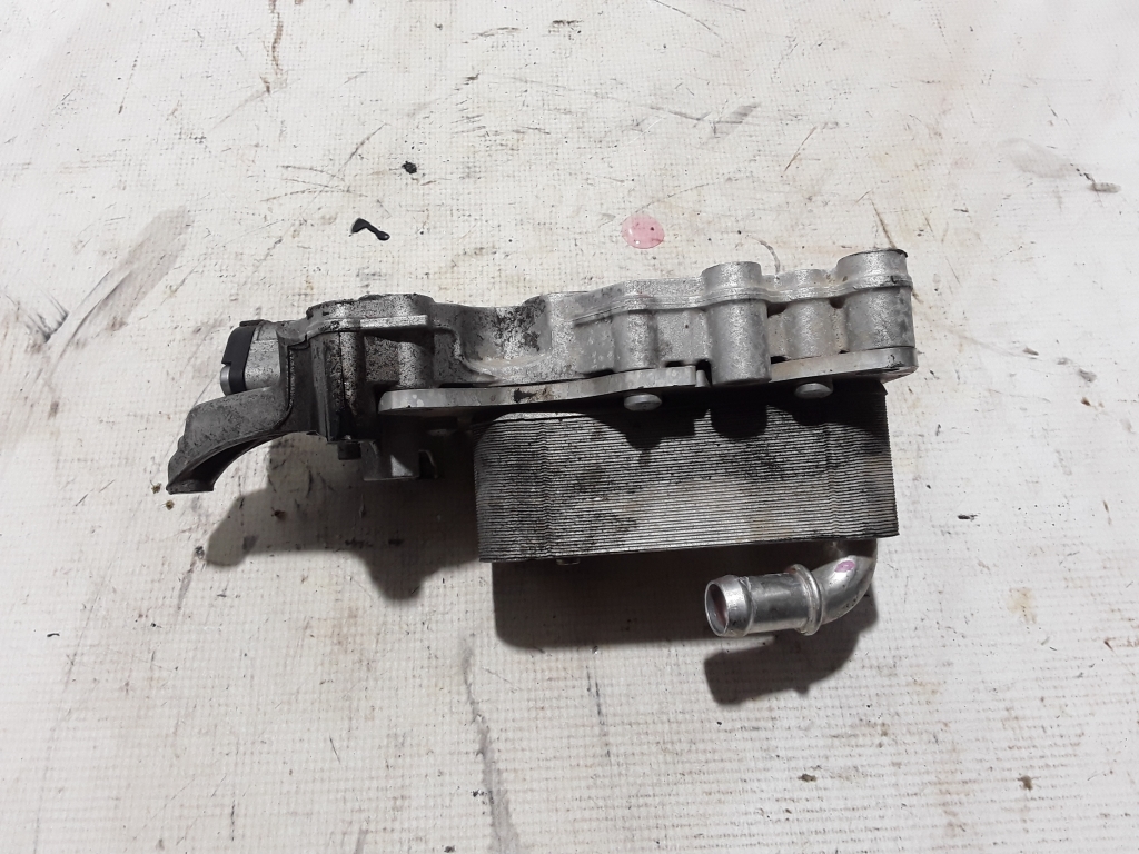 Used Mercedes Benz Sprinter Oil cooler A6511801165