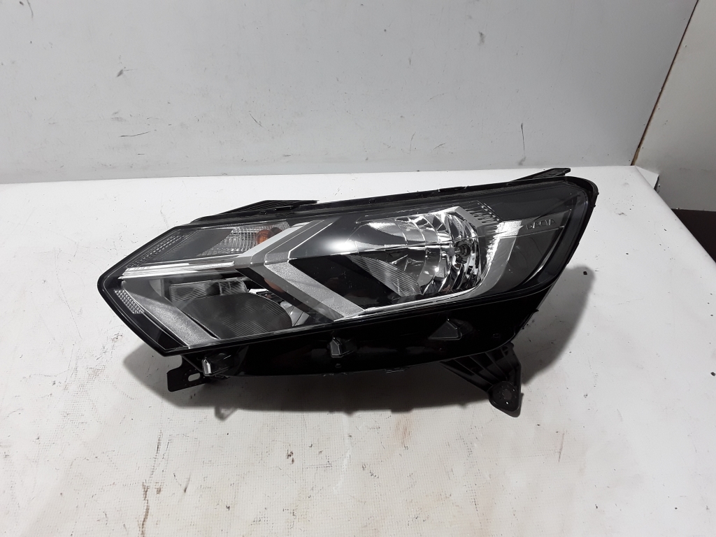Used Dacia Sandero Headlights 260602809R