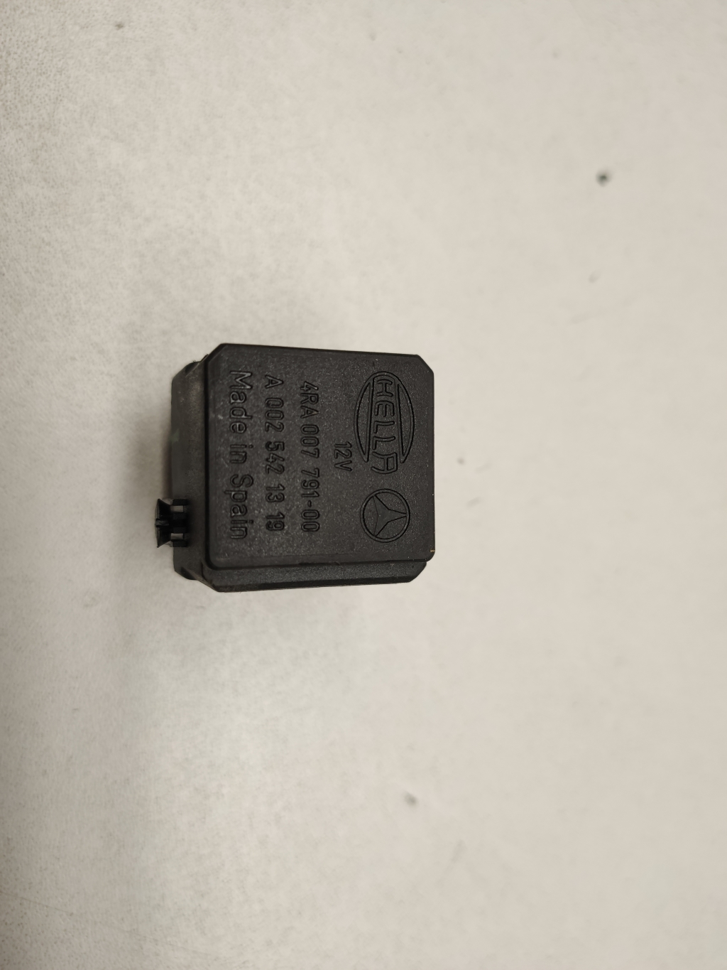 MERCEDES-BENZ CLS-Class C219 (2004-2010) Relays A0025421319 21865361 ...